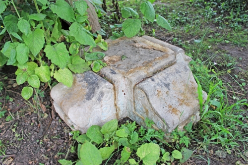 Alte Säulenbasis, Stein